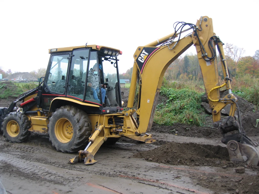 Tractor Loader Backhoe Training - Heavy Equipment & Machinery Training ...